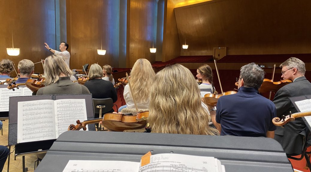 Elizabeth Watts | Soprano | "One of the most beautiful voices Britain ...